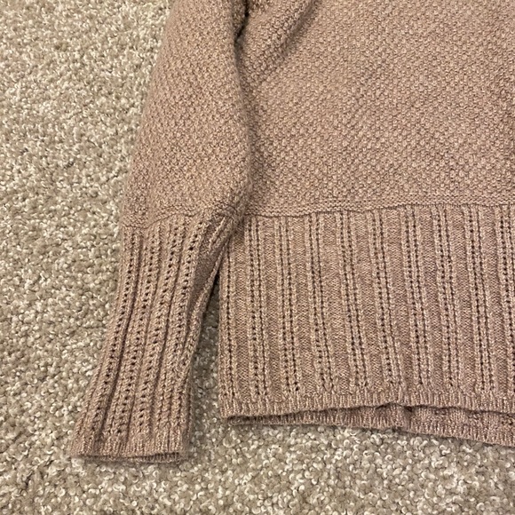 Universal Thread | Sweaters | Neutral Vneck Sweater | Poshmark